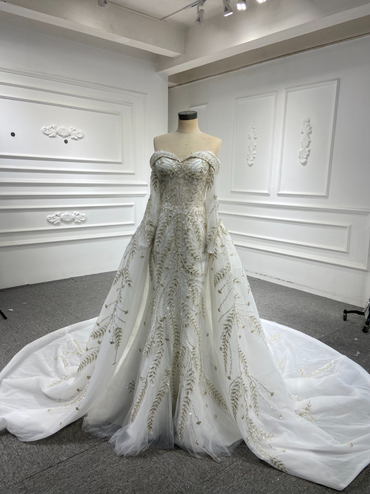 J100 – El Siete Ceremonial